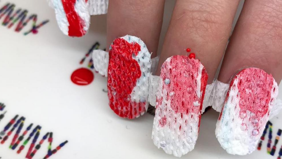 Maxi Pad Nails Are Exactly Why 2018 Needs To End Right Now