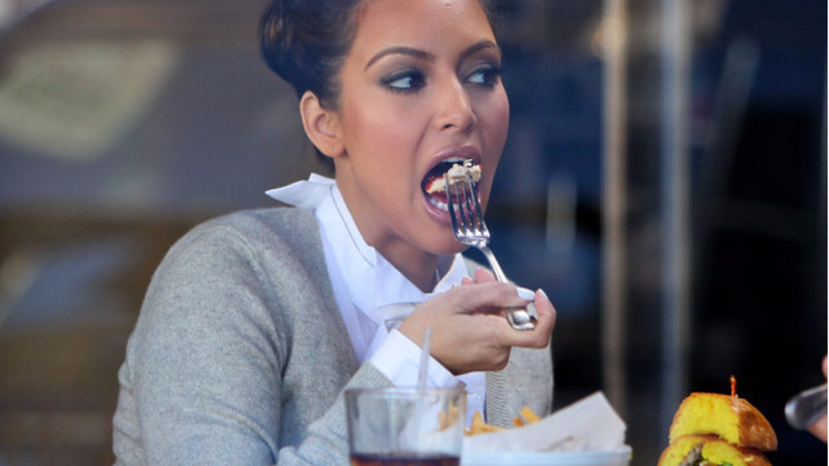 Here's what it's like to eat at Kim Kardashian's favorite restaurant in ...