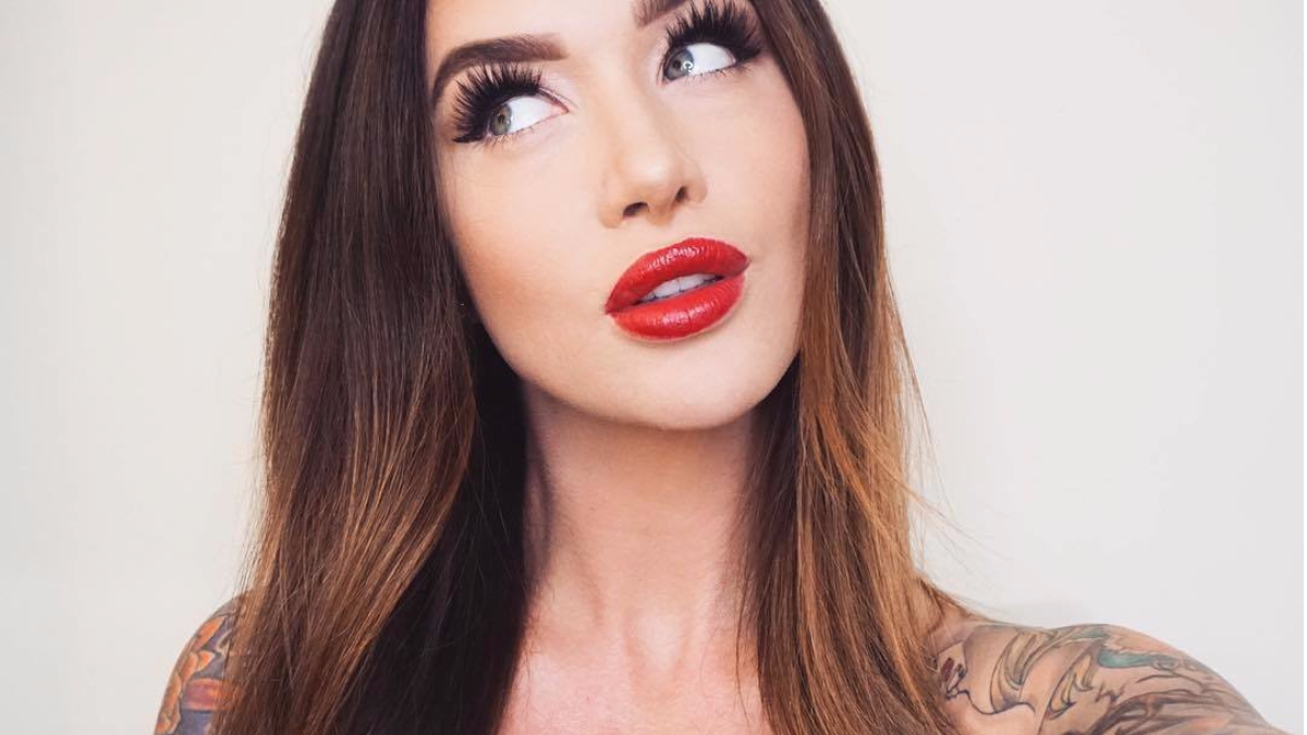 Cam girls explain why they started camming