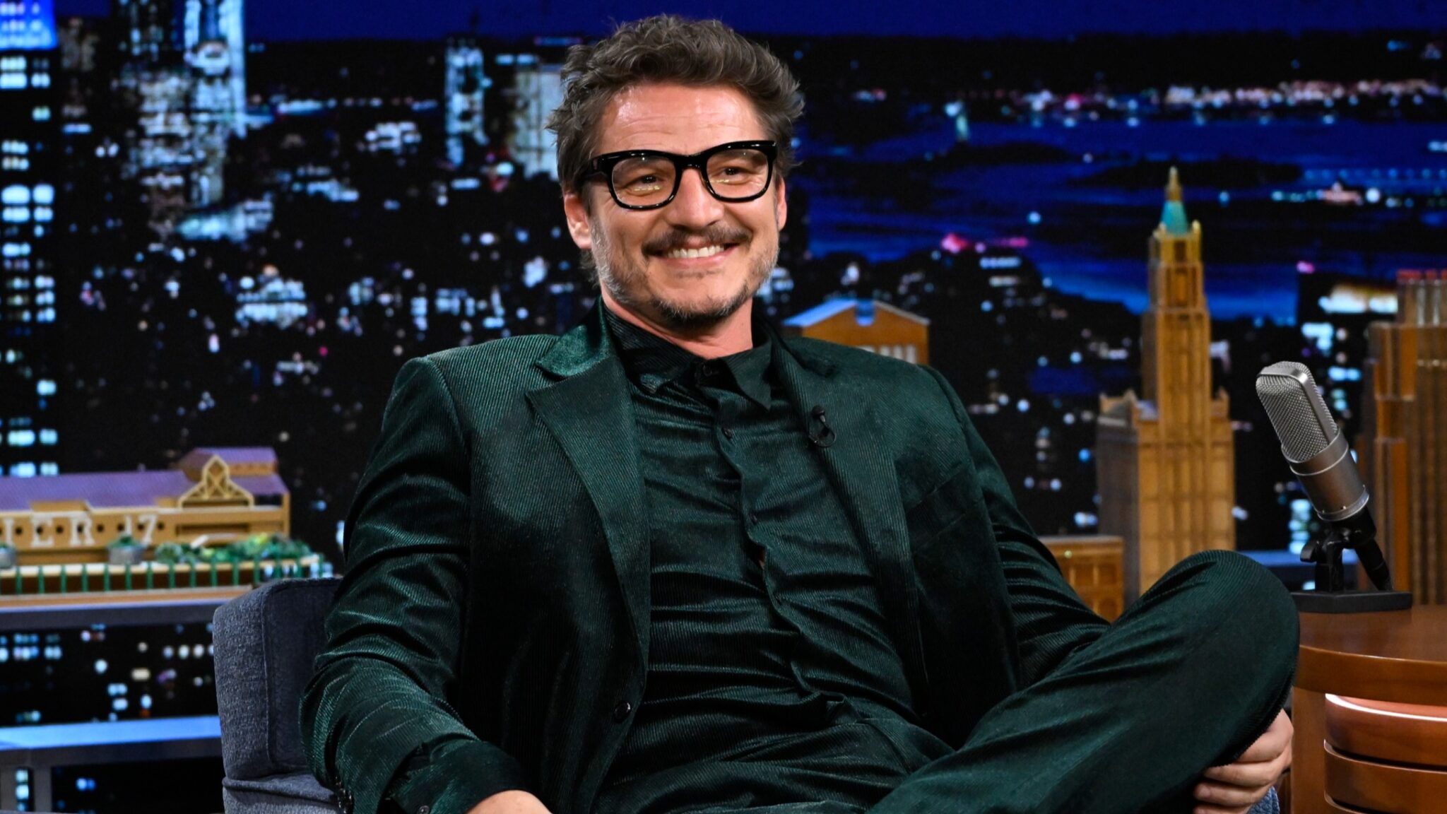 'The Last of Us' Star Pedro Pascal Is Ridiculously Hot in These 10 Photos