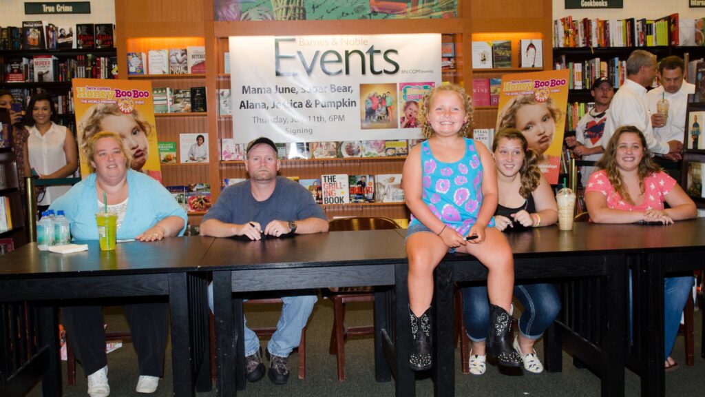 All About Anna 'Chickadee' Cardwell's 2 Children