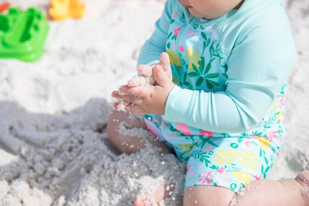 20 Things Every Mom Needs For Baby's First Beach Trip