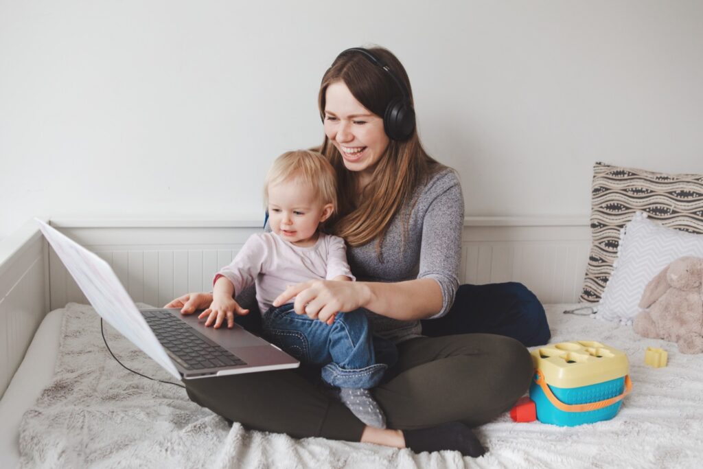 15 Ideas for Keeping Toddlers Busy While Working From Home