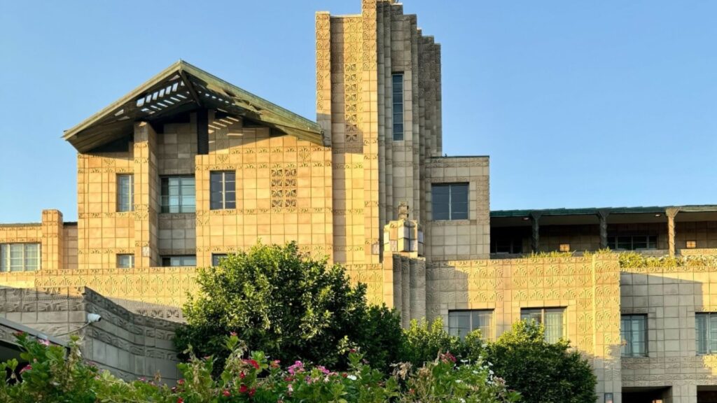Child Dies After Statue Falls on Him at Arizona Resort