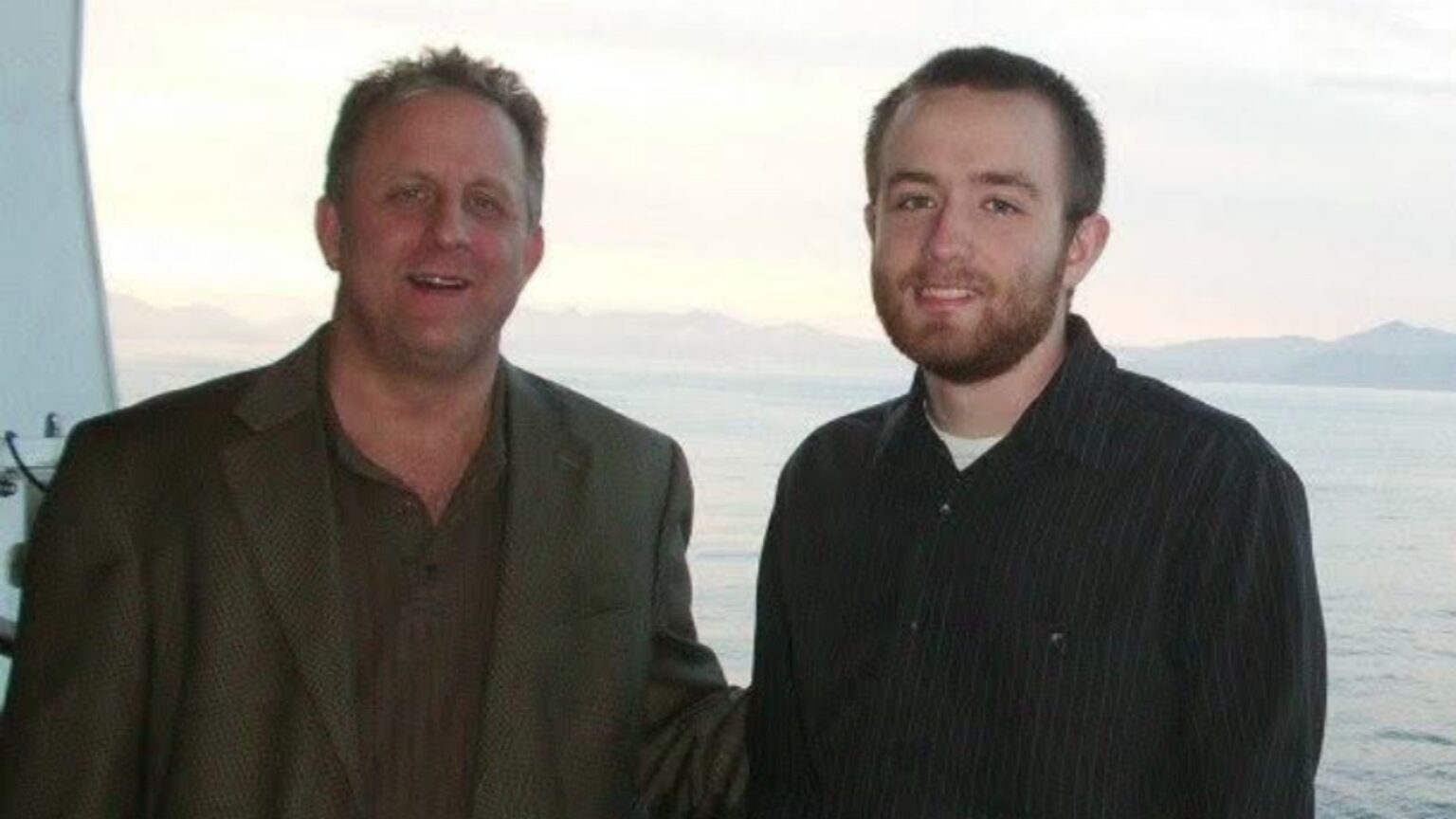 Son Turns Dad in to Police After Finding 1,000 Child Porn Images