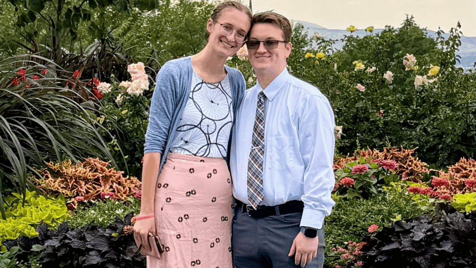 Newlyweds Die in Car Crash on the Way Home From Honeymoon