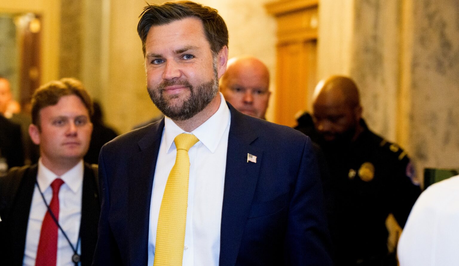 JD Vance Without Beard Sparks Ruthless Internet Reaction