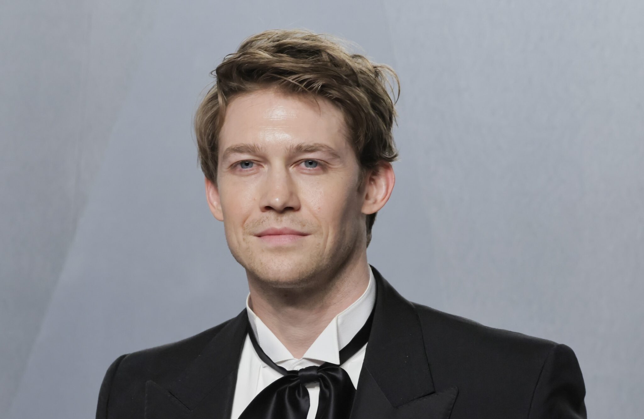Joe Alwyn Has Been Spotted With His First Public Girlfriend Since ...